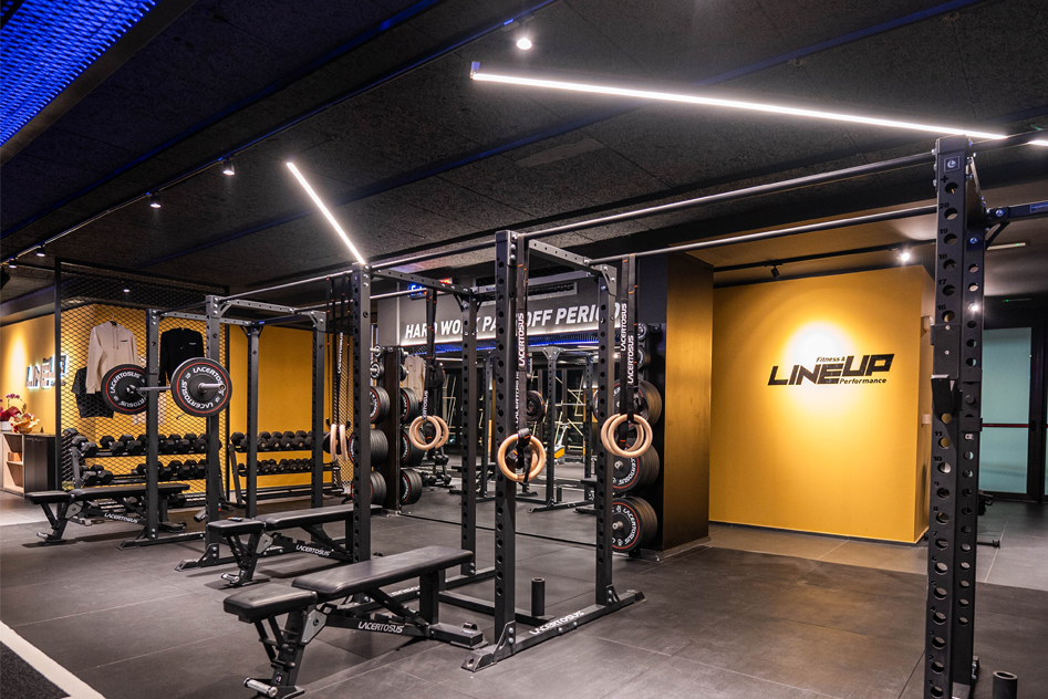 Nella Palestra LINE UP, l’energia e la grinta sono palpabili in ogni ...